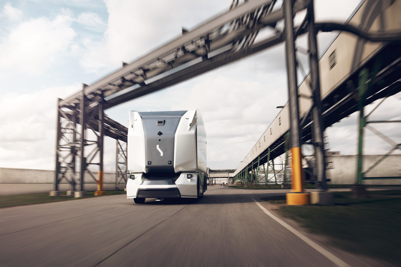 New type of vehicle developed by Einride gets NHTSA approval to operate ...