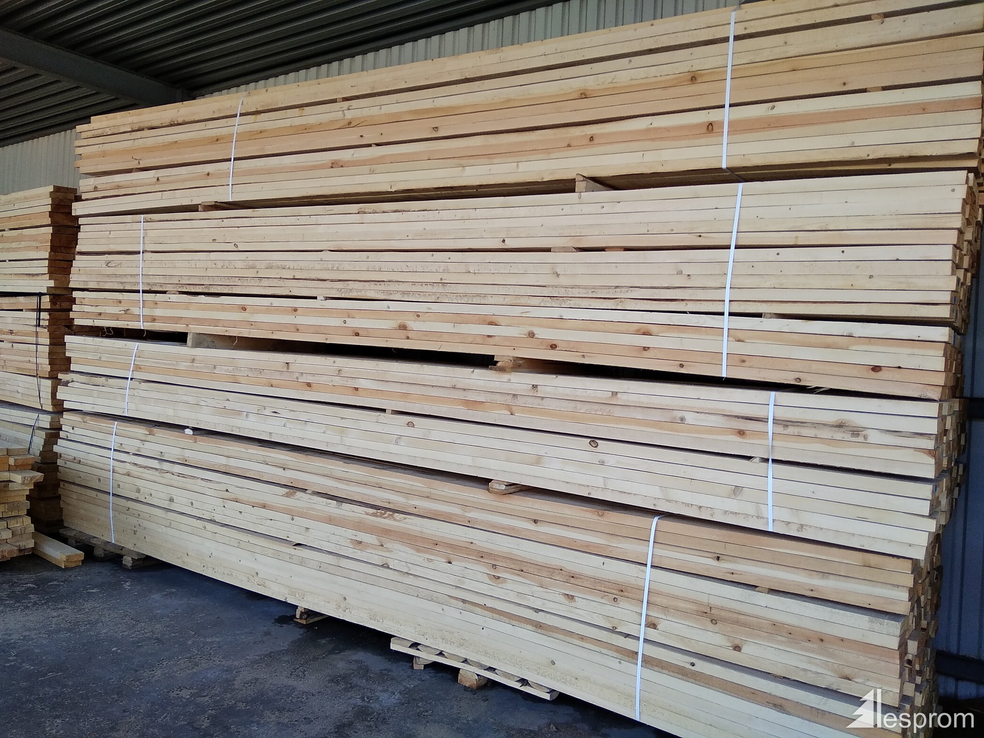 Lumber KD Pine 50 Mm X 150 Mm X 6 M Lumber KD Pine 50 Mm X 150 Mm X 6 M