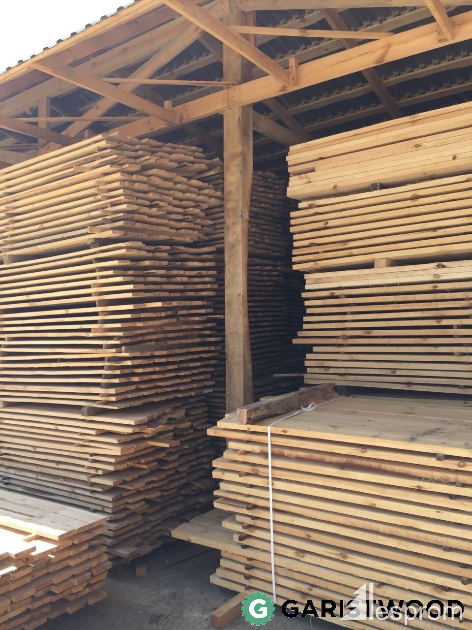25 mm x 100 mm x 4000 mm KD S4S Pine Lumber